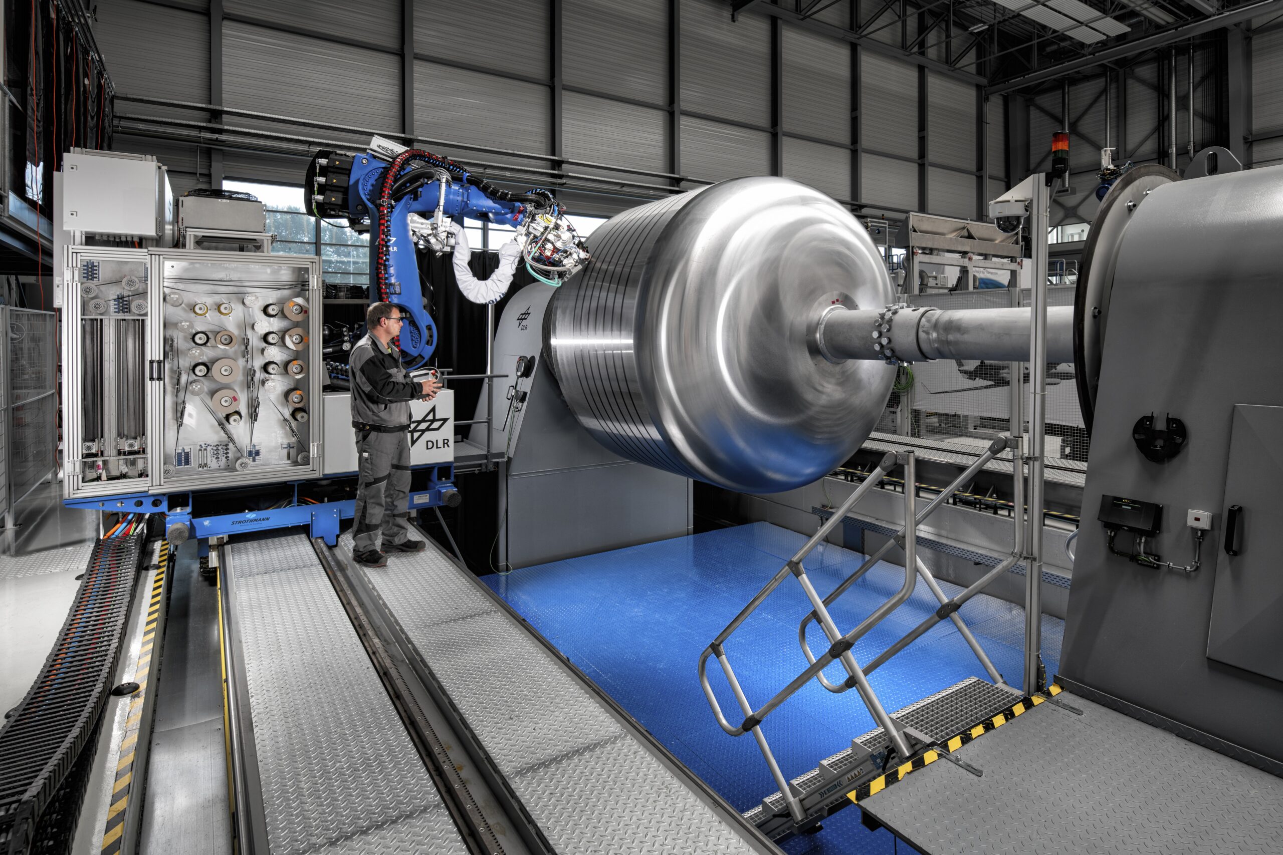Die AFP-Welt rotiert – LH2-Tankstrukturen aus CFK – DLR Leichtbau